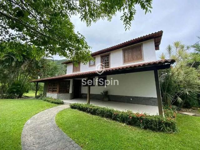 Casa / Sobrado para Locação em Niterói/RJ Engenho do Mato 3 Quartos