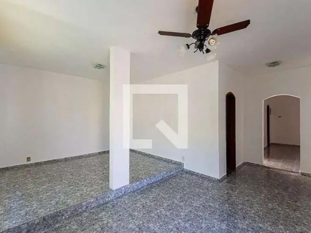 Casa / Sobrado para Locação em Niterói/RJ Fonseca 3 Quartos