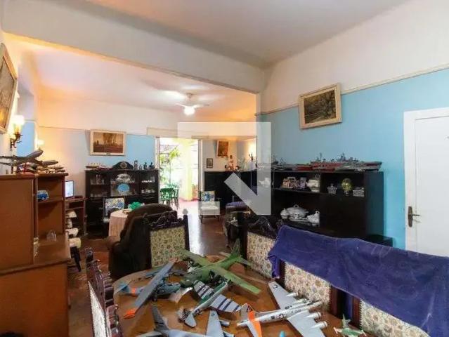 Casa / Sobrado para Locação em Niterói/RJ Icaraí 5 Quartos