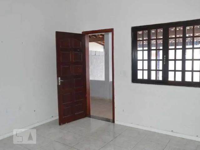 Casa / Sobrado para Locação em Niterói/RJ Piratininga 2 Quartos