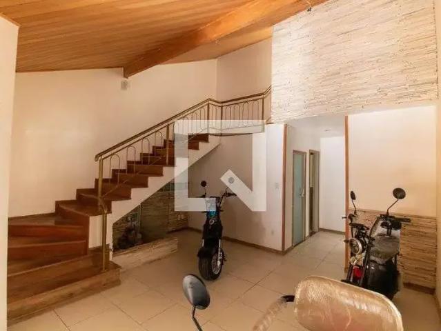 Casa / Sobrado para Locação em Niterói/RJ Piratininga 3 Quartos