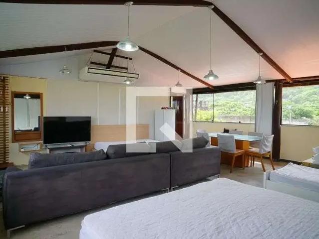 Casa / Sobrado para Locação em Niterói/RJ Piratininga 7 Quartos