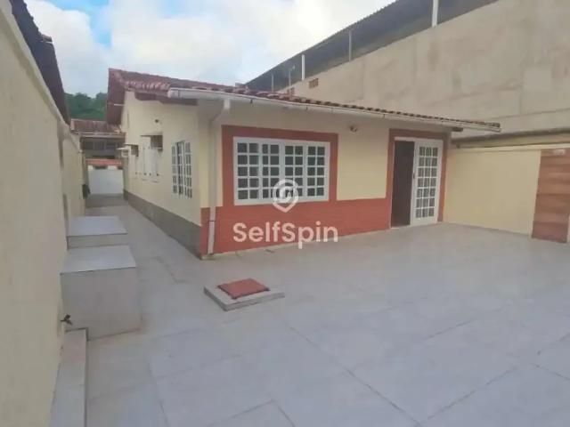 Casa / Sobrado para Locação em Niterói/RJ São Francisco 3 Quartos