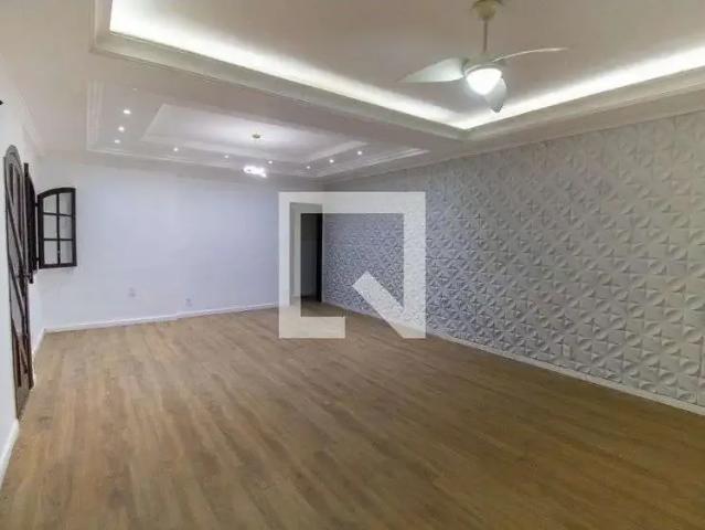 Casa / Sobrado para Locação em Niterói/RJ São Francisco 3 Quartos