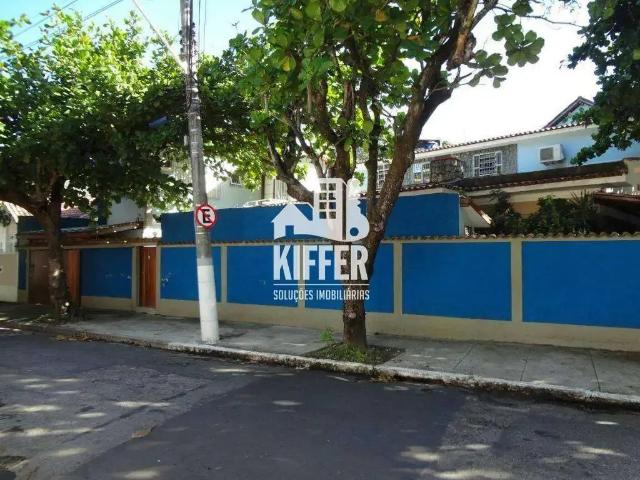 Casa / Sobrado para Locação em Niterói/RJ São Francisco 6 Quartos