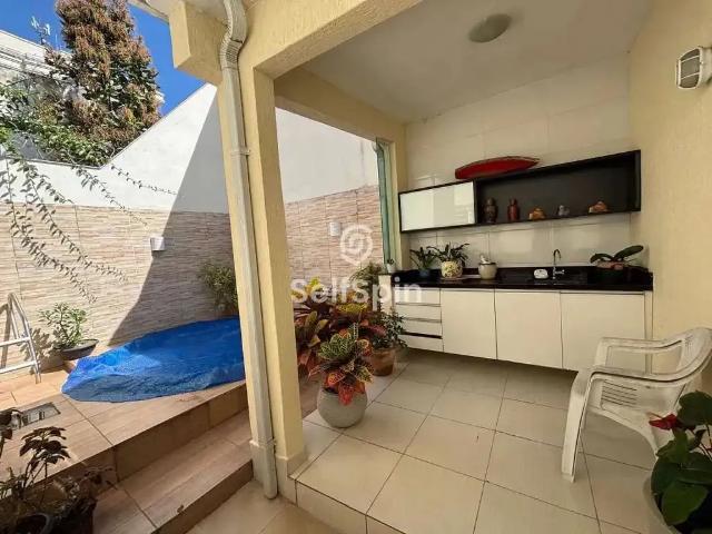 Casa / Sobrado para Locação em Niterói/RJ Santa Rosa 3 Quartos