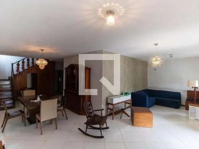 Casa / Sobrado para Locação em Niterói/RJ Serra Grande 5 Quartos