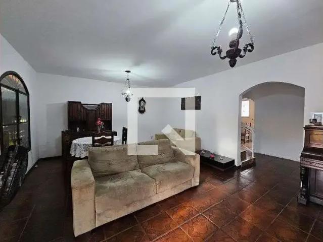 Casa / Sobrado para Locação em Nilópolis/RJ Olinda 3 Quartos