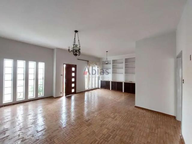 Casa / Sobrado para Locação em São Carlos/SP Centro 4 Quartos