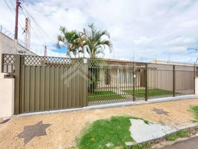 Casa / Sobrado para Locação em São Carlos/SP Centro 4 Quartos