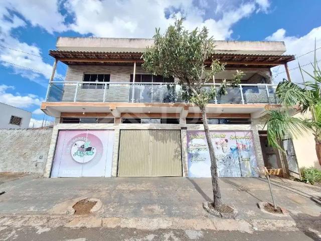 Casa / Sobrado para Locação em São Carlos/SP Cidade Aracy 3 Quartos