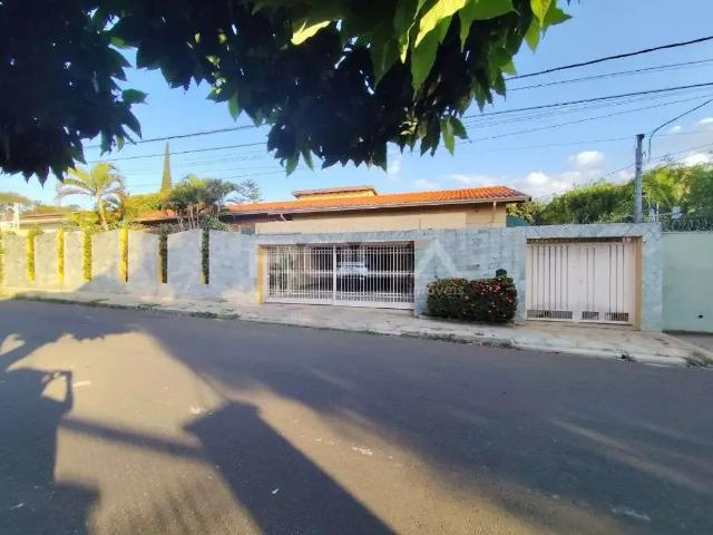 Casa / Sobrado para Locação em São Carlos/SP Jardim Macarengo 4 Quartos