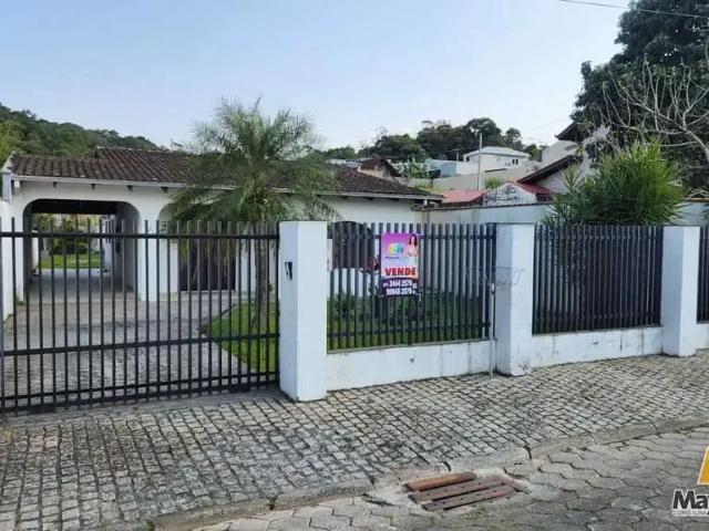 Casa / Sobrado para Locação em São Francisco do Sul/SC Água Branca 4 Quartos