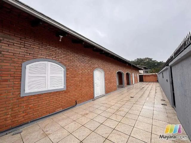 Casa / Sobrado para Locação em São Francisco do Sul/SC Água Branca 5 Quartos