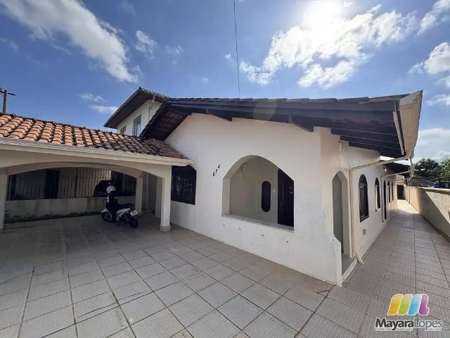 Casa / Sobrado para Locação em São Francisco do Sul/SC Rocio Grande 4 Quartos