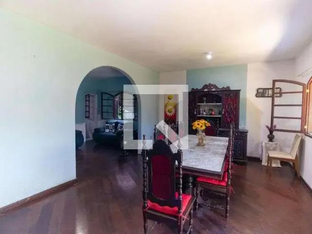 Casa / Sobrado para Locação em São Gonçalo/RJ Trindade 4 Quartos