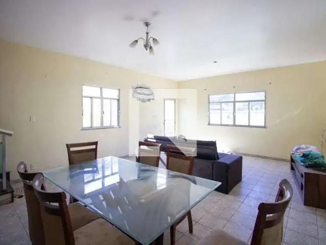 Casa / Sobrado para Locação em São Gonçalo/RJ Trindade 4 Quartos