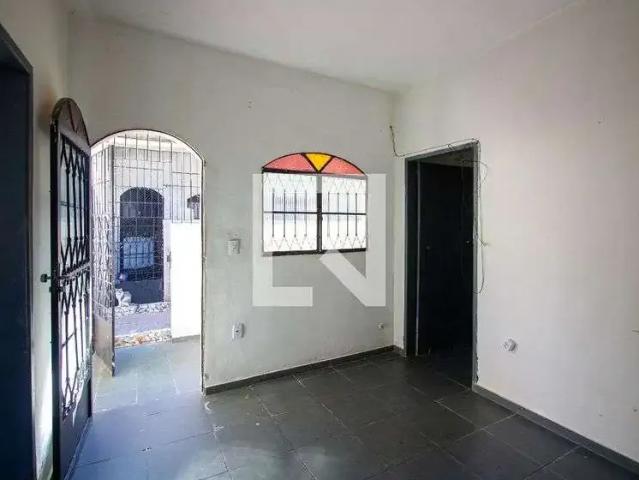 Casa / Sobrado para Locação em São Gonçalo/RJ Trindade 1 Quartos