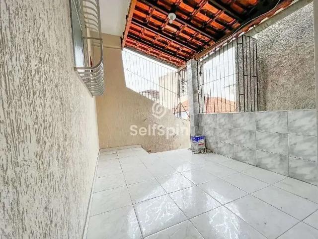 Casa / Sobrado para Locação em São Gonçalo/RJ Venda da Cruz 2 Quartos