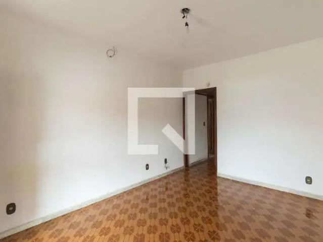 Casa / Sobrado para Locação em São Gonçalo/RJ Vila Três 3 Quartos