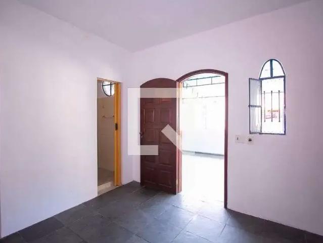 Casa / Sobrado para Locação em São Gonçalo/RJ Barro Vermelho 2 Quartos