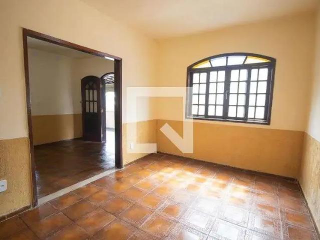 Casa / Sobrado para Locação em São Gonçalo/RJ Centro 4 Quartos