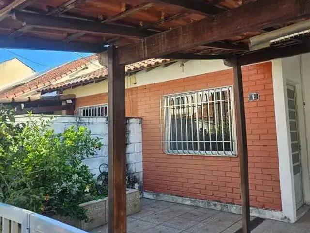 Casa / Sobrado para Locação em São Gonçalo/RJ Galo Branco 3 Quartos