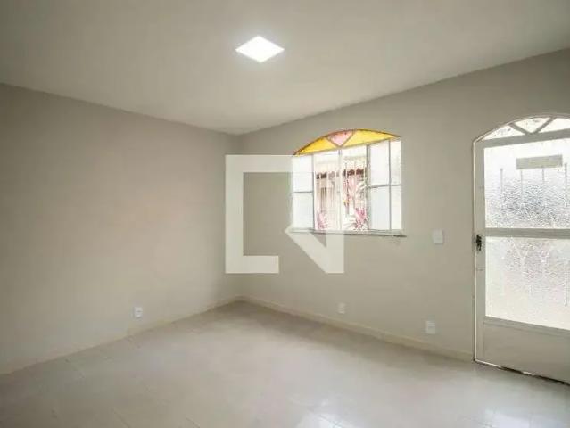 Casa / Sobrado para Locação em São Gonçalo/RJ Mutondo 2 Quartos