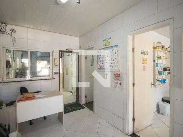 Casa / Sobrado para Locação em São Gonçalo/RJ Mutondo 4 Quartos