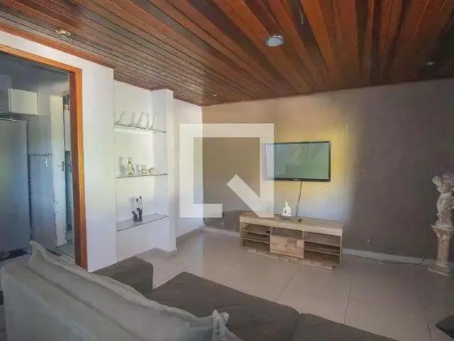 Casa / Sobrado para Locação em São Gonçalo/RJ Santa Catarina 2 Quartos