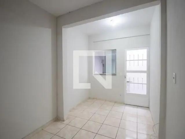 Casa / Sobrado para Locação em São Gonçalo/RJ Santa Catarina 2 Quartos