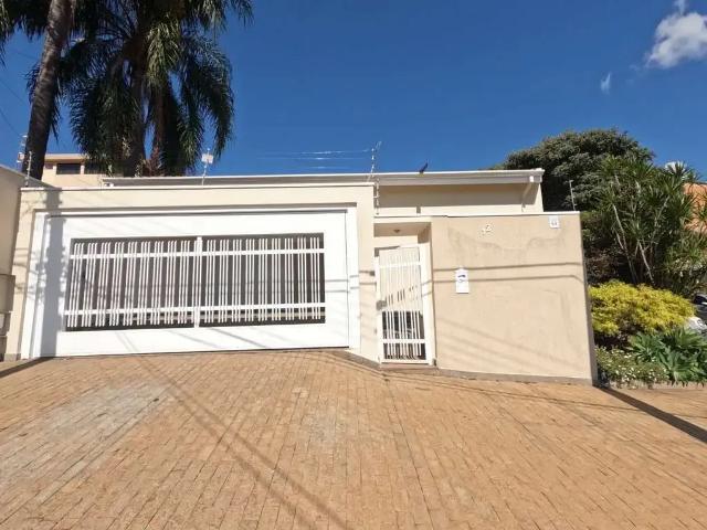Casa / Sobrado para Locação em São João da Boa Vista/SP Jardim Leonor 4 Quartos