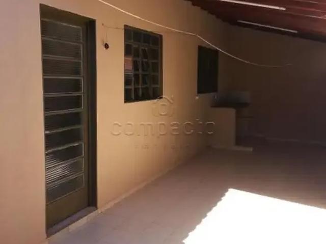 Casa / Sobrado para Locação em São José do Rio Preto/SP Conjunto Habitacional Cristo Rei 1 Quartos