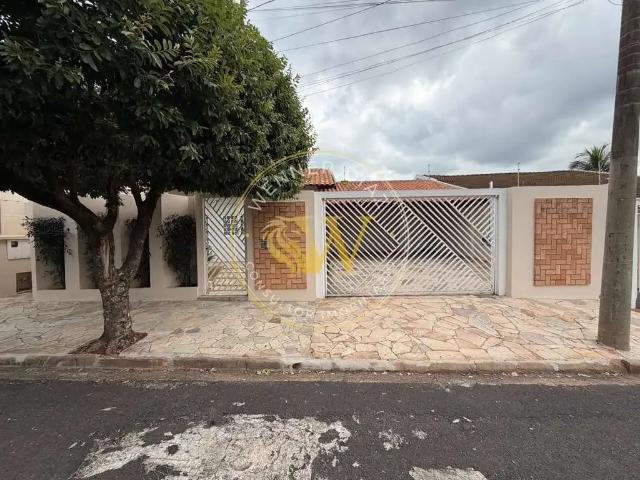 Casa / Sobrado para Locação em São José do Rio Preto/SP Jardim Aclimação 4 Quartos