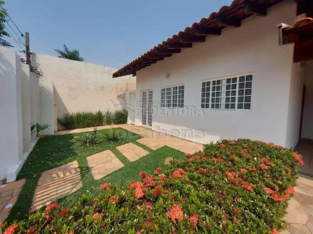 Casa / Sobrado para Locação em São José do Rio Preto/SP Jardim Aclimação 4 Quartos