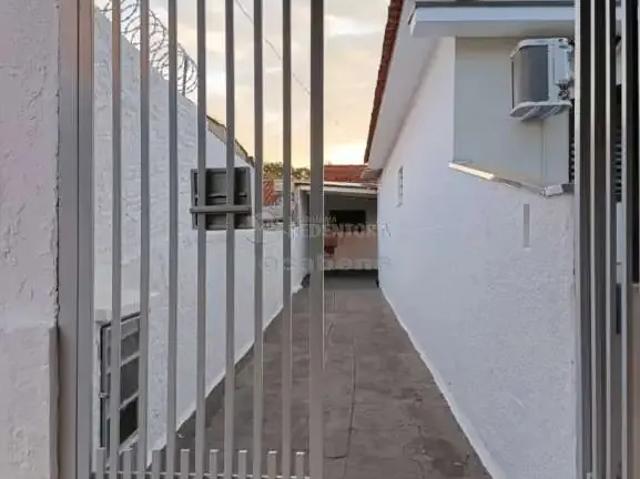 Casa / Sobrado para Locação em São José do Rio Preto/SP Jardim América 1 Quartos