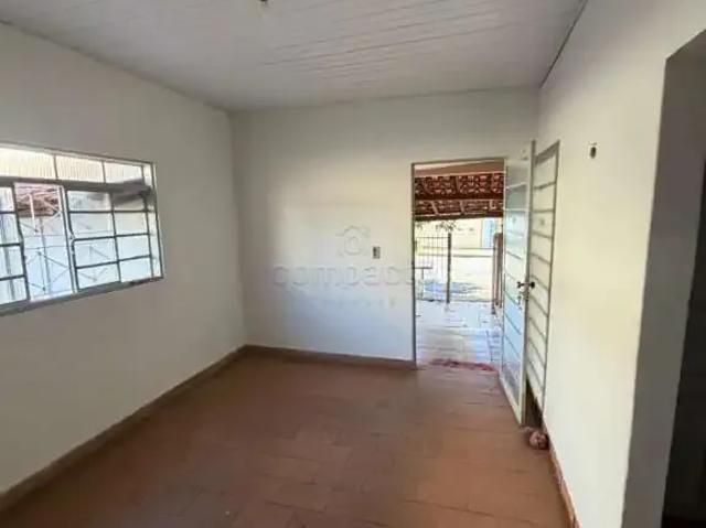 Casa / Sobrado para Locação em São José do Rio Preto/SP Jardim Urano 2 Quartos