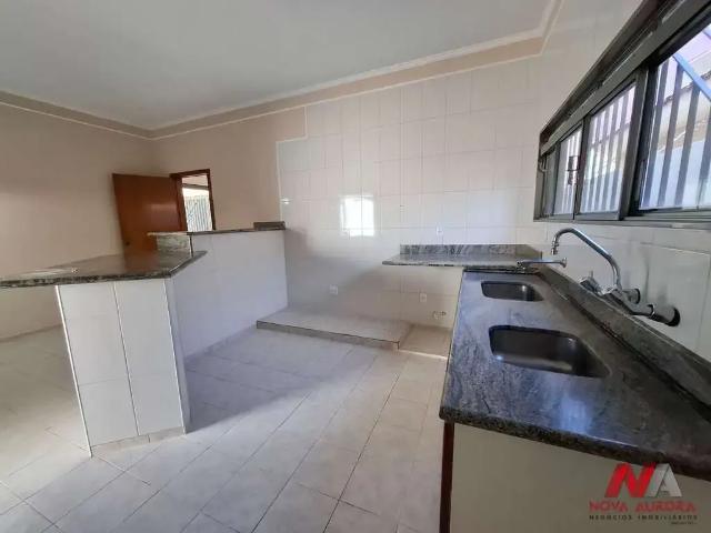 Casa / Sobrado para Locação em São José do Rio Preto/SP Santos Dumont 4 Quartos