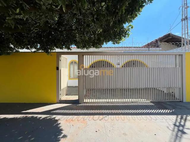 Casa / Sobrado para Locação em São José do Rio Preto/SP Santos Dumont 5 Quartos