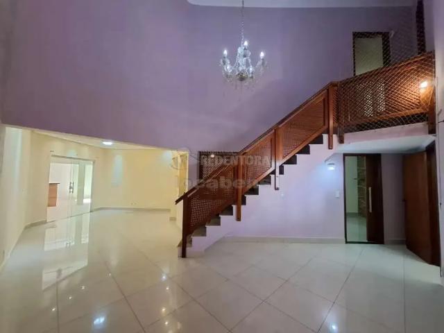 Casa / Sobrado para Locação em São José do Rio Preto/SP Santos Dumont 5 Quartos