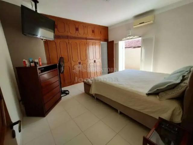 Casa / Sobrado para Locação em São José do Rio Preto/SP Santos Dumont 3 Quartos