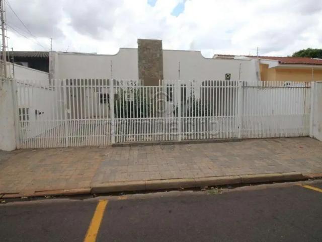 Casa / Sobrado para Locação em São José do Rio Preto/SP Santos Dumont 3 Quartos
