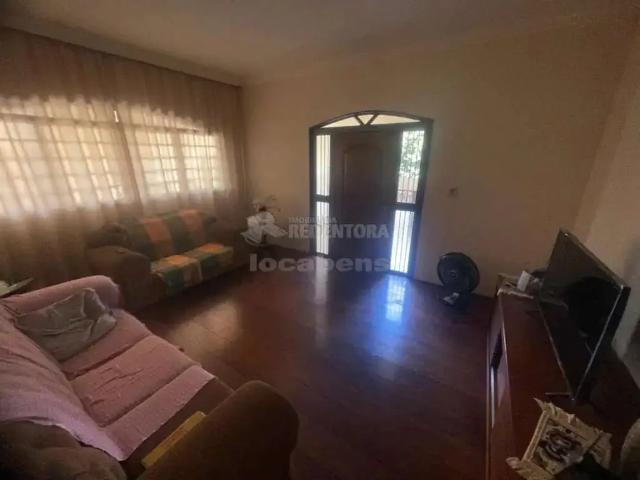 Casa / Sobrado para Locação em São José do Rio Preto/SP Santos Dumont 3 Quartos
