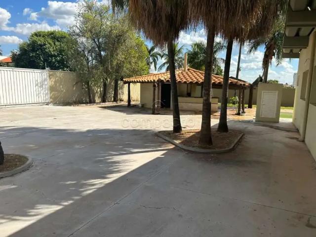 Casa / Sobrado para Locação em São José do Rio Preto/SP Jardim Aclimação 3 Quartos