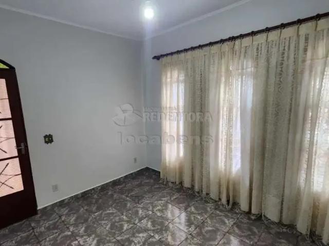 Casa / Sobrado para Locação em São José do Rio Preto/SP Vila Angélica 4 Quartos