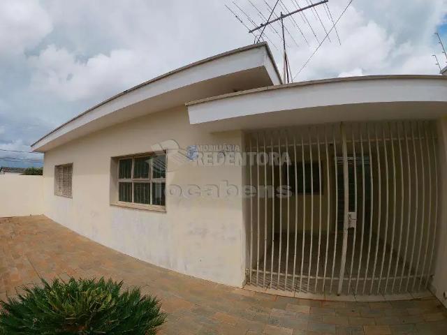 Casa / Sobrado para Locação em São José do Rio Preto/SP Santos Dumont 2 Quartos
