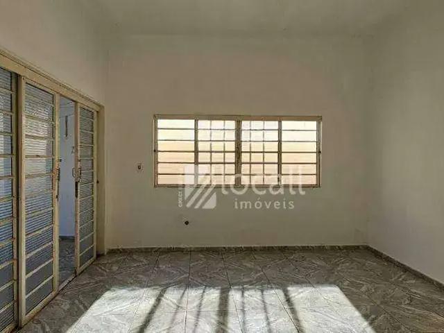 Casa / Sobrado para Locação em São José do Rio Preto/SP Vila Fioresi 2 Quartos