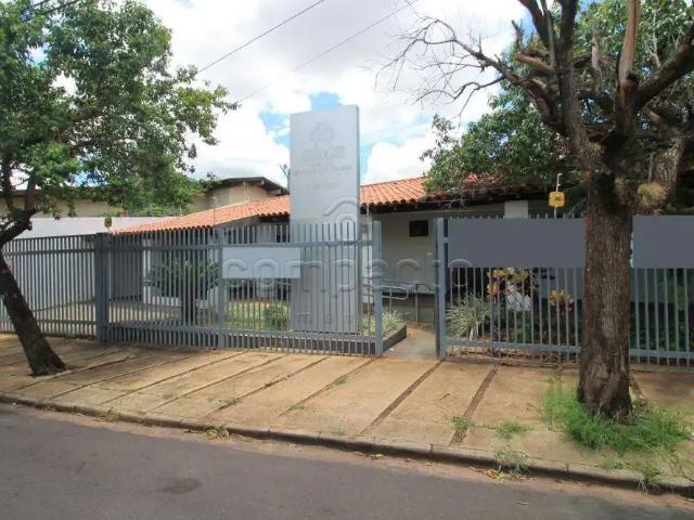 Casa / Sobrado para Locação em São José do Rio Preto/SP Vila São José 3 Quartos