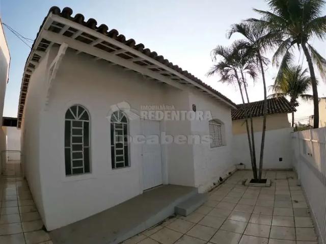 Casa / Sobrado para Locação em São José do Rio Preto/SP Vila Santa Cruz 3 Quartos