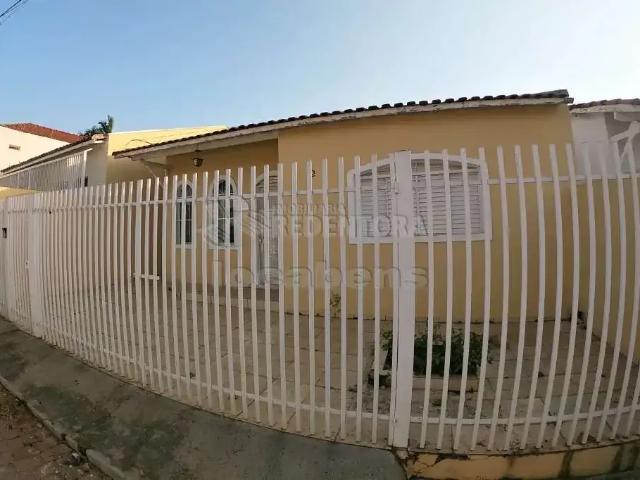 Casa / Sobrado para Locação em São José do Rio Preto/SP Vila Santa Cruz 3 Quartos